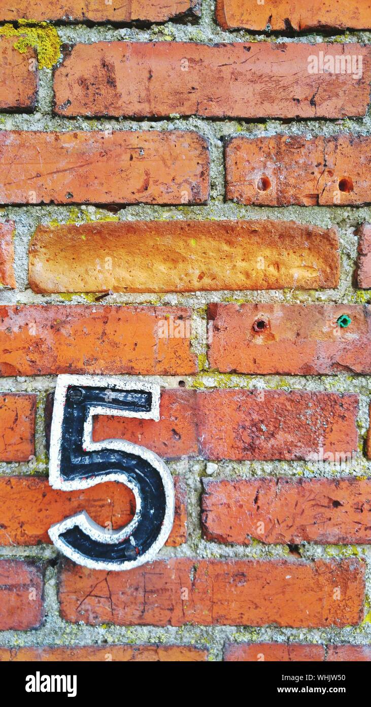 Number built 5 hi-res stock photography and images - Alamy