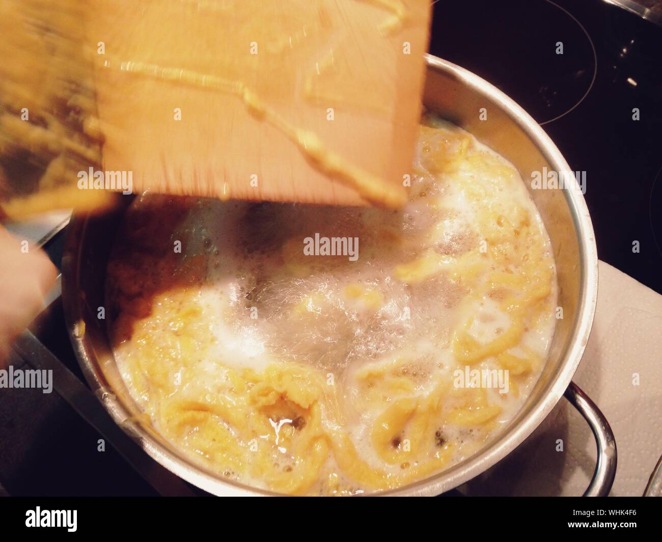 Boiling pasta hi-res stock photography and images - Alamy
