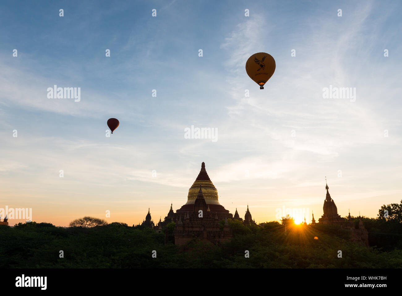 BAGAN, MYANMAR - 06 DECEMBER, 2018: Wide angle picture of beautiful sky ...