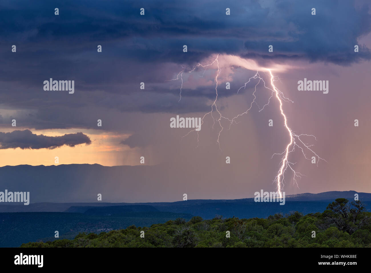 Rain and sea and night hi-res stock photography and images - Alamy