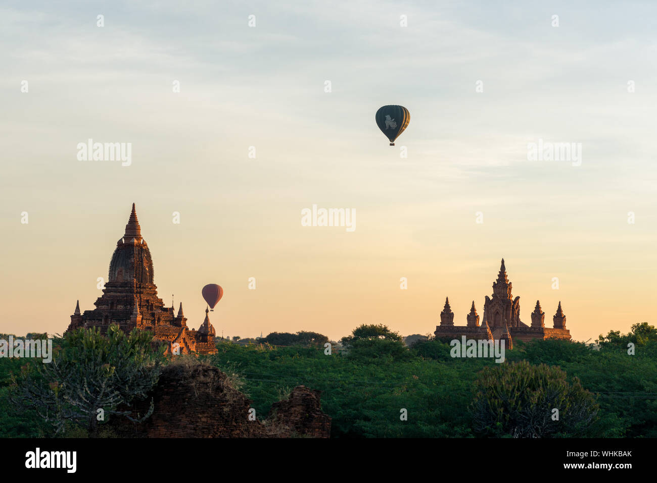 Bagan ballooning hi-res stock photography and images - Alamy