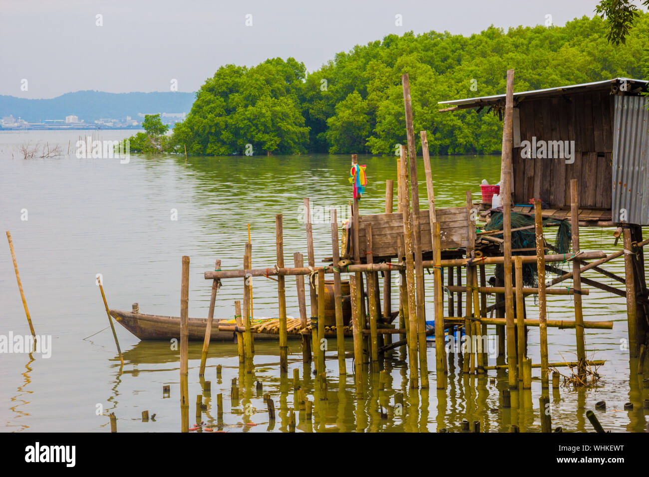 Stilt bamboo house hi-res stock photography and images - Alamy