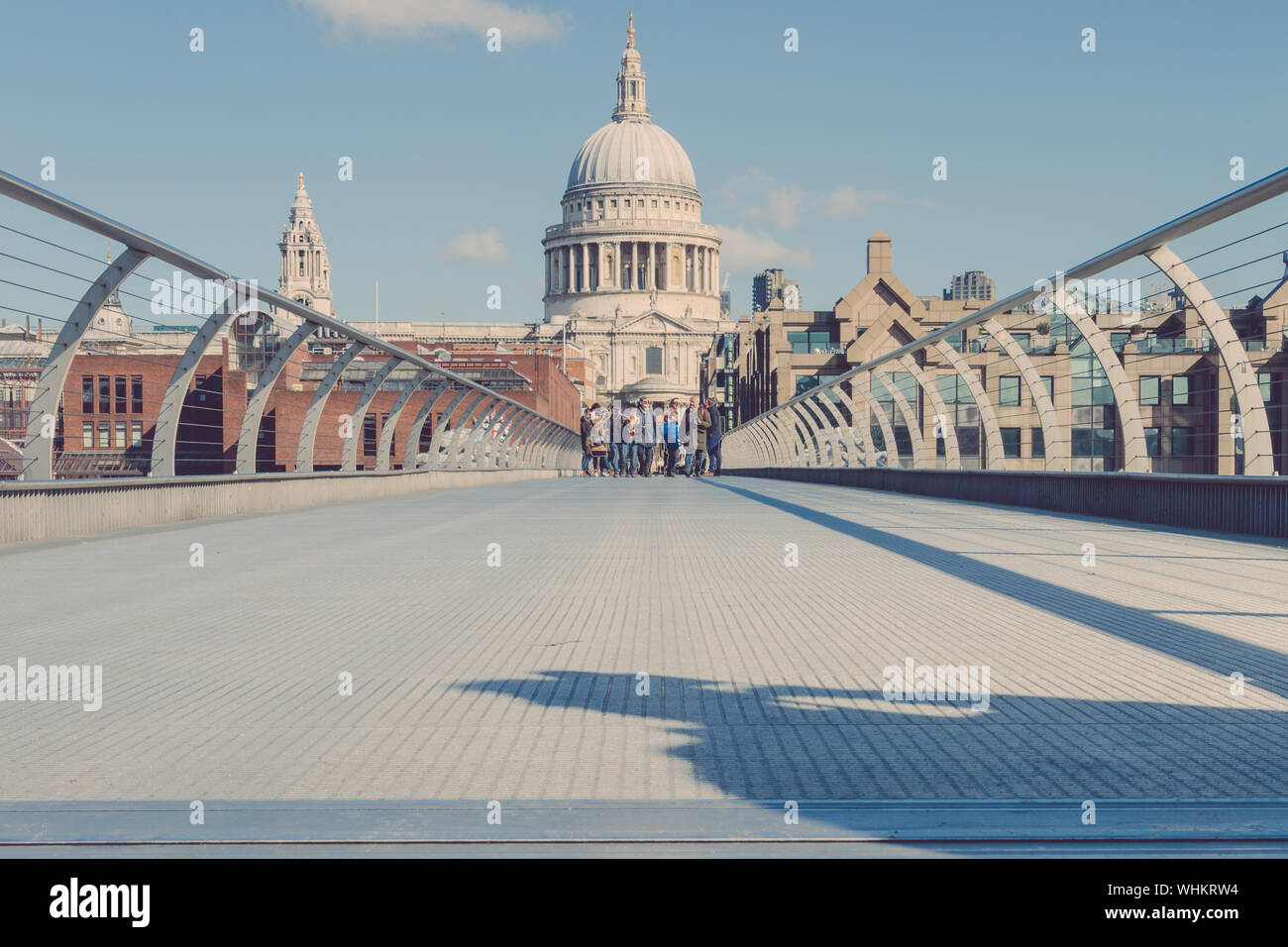 London millennium footbridge hi-res stock photography and images - Alamy