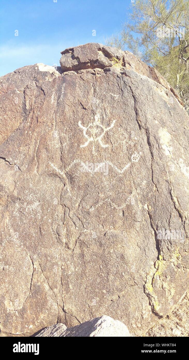 Cave drawing rock hi-res stock photography and images - Alamy