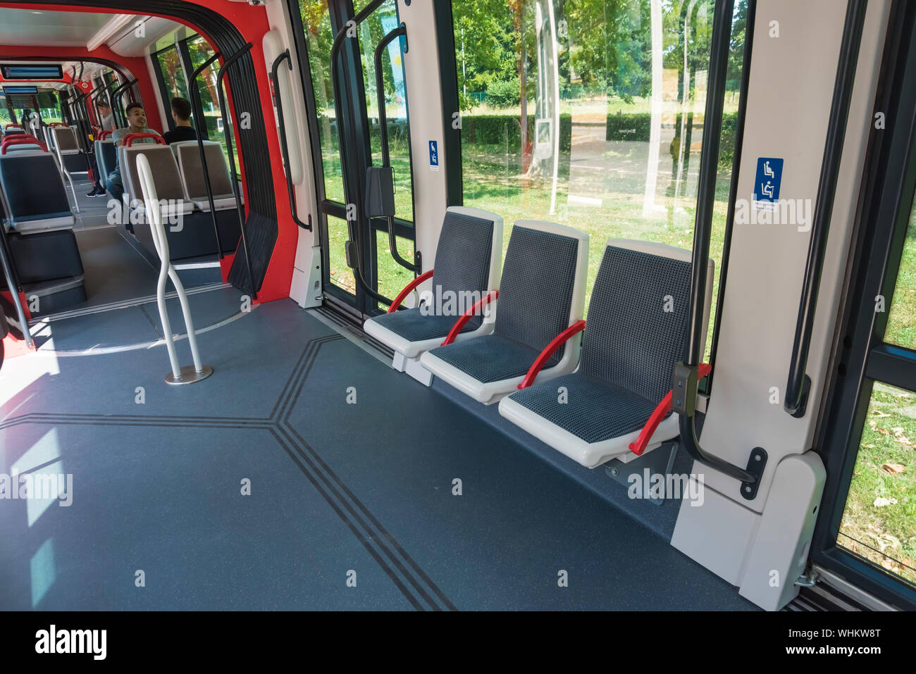 Die Straßenbahn Caen (frz. Tramway de Caen) ist das Straßenbahnsystem ...