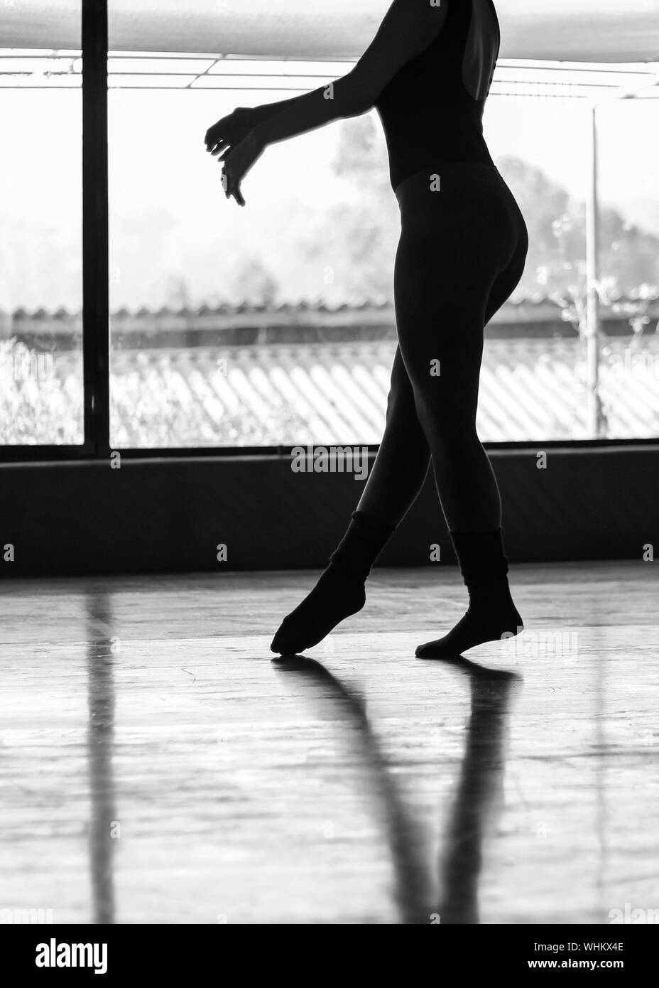 Woman Dancing Studio High Resolution Stock Photography and Images - Alamy