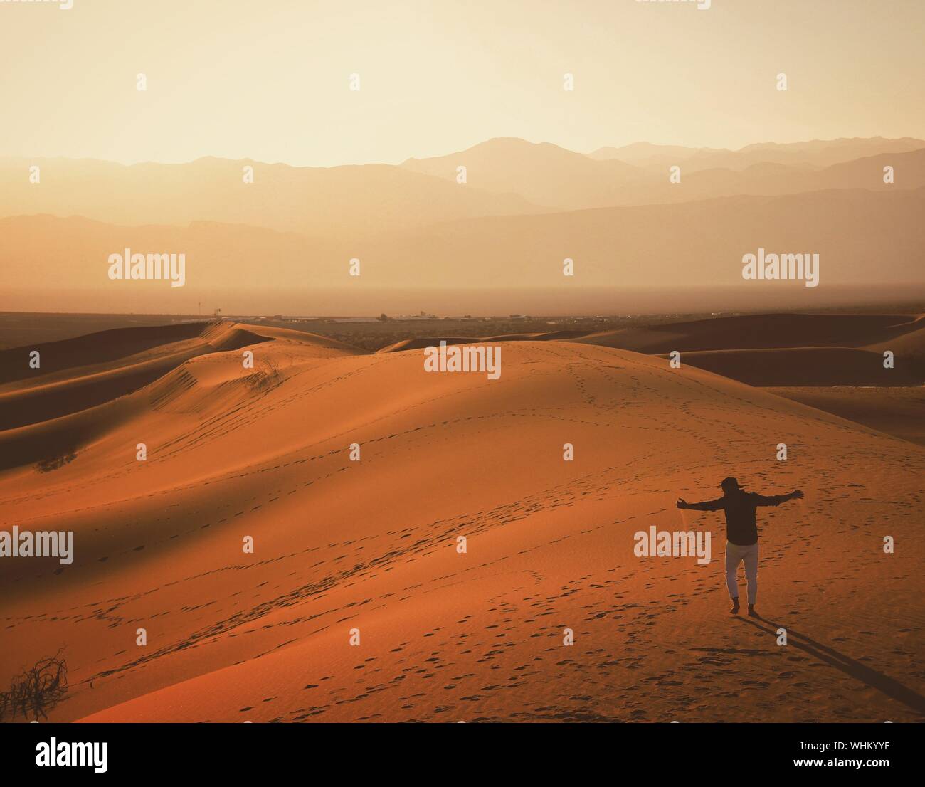 Carefree arms hi-res stock photography and images - Alamy