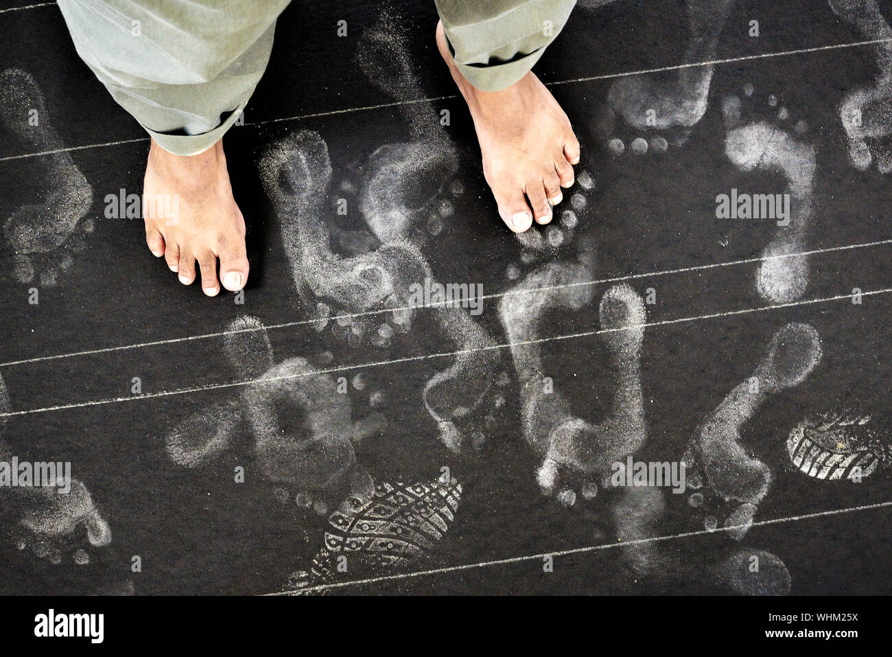 Man footprints hi-res stock photography and images - Alamy