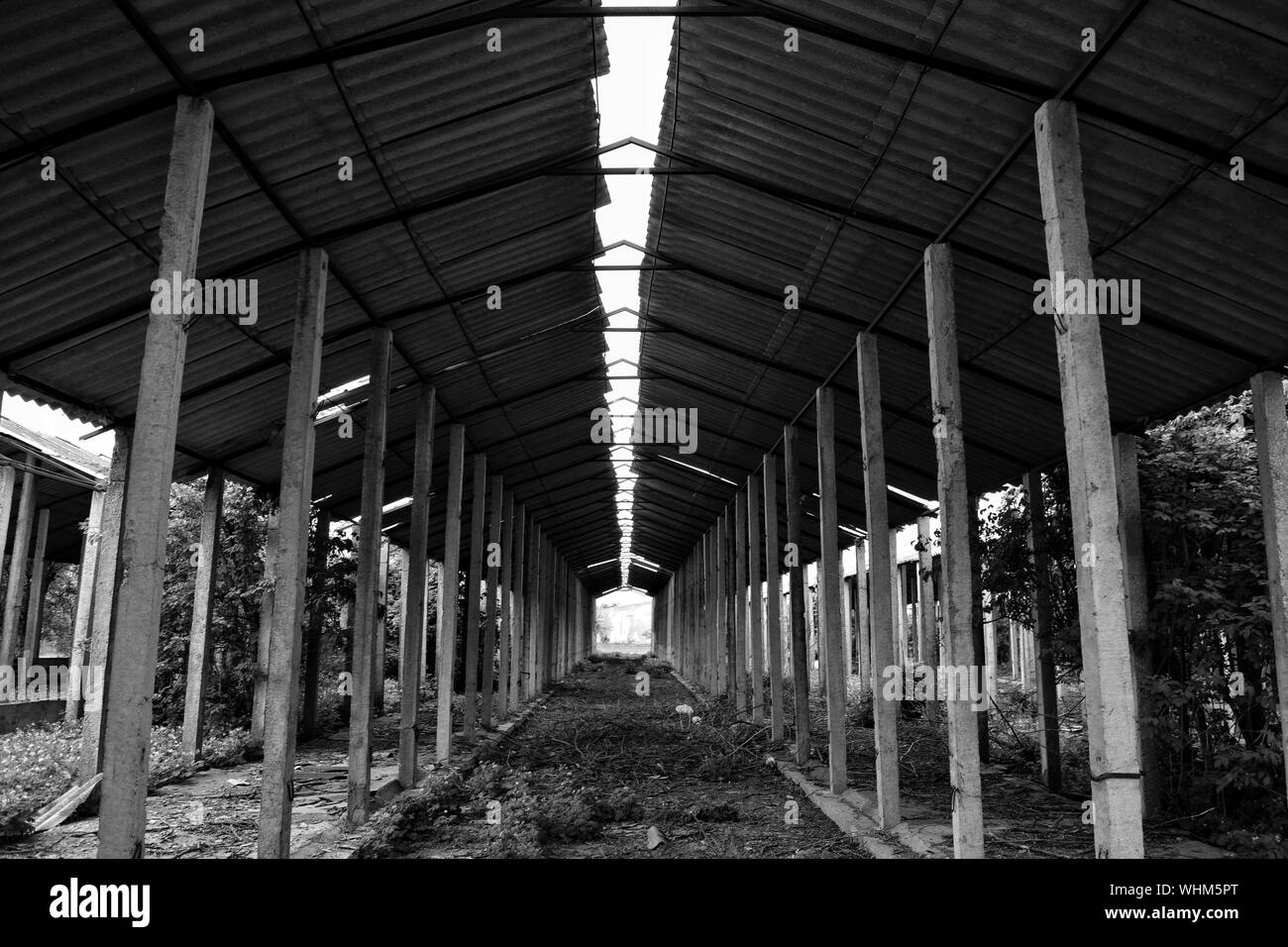 Old abandoned structure hi-res stock photography and images - Alamy