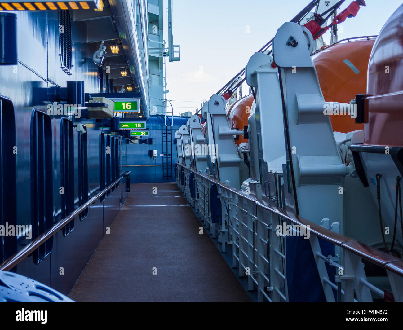 Clear corridor hi-res stock photography and images - Alamy