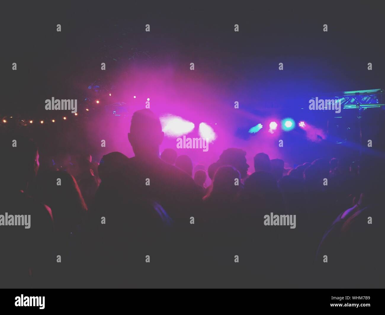Pop concert crowd hi-res stock photography and images - Alamy