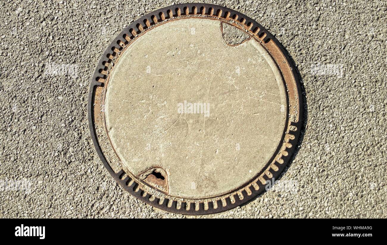 Close up lid manhole hi-res stock photography and images - Alamy