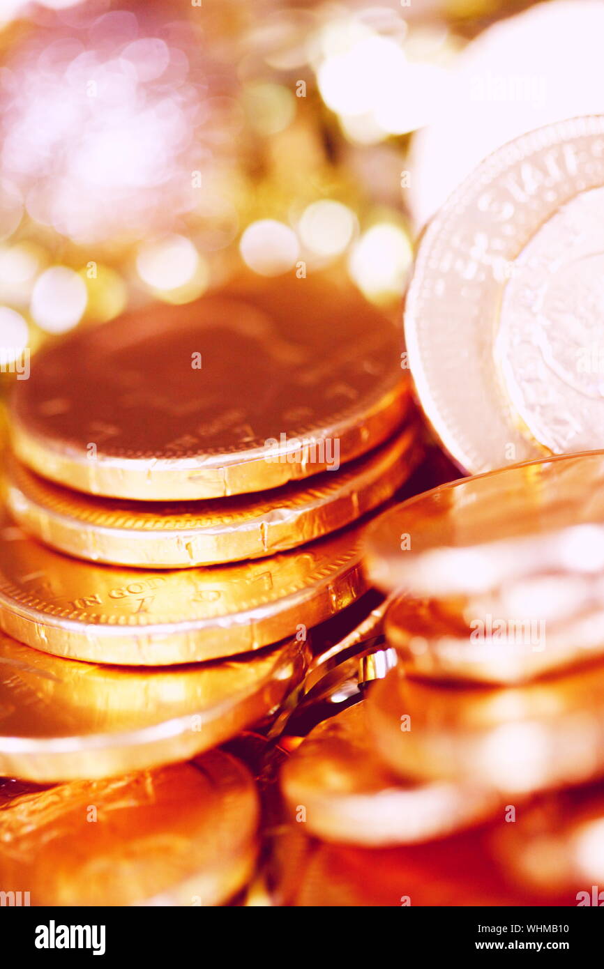 Gold chocolate hi-res stock photography and images - Alamy