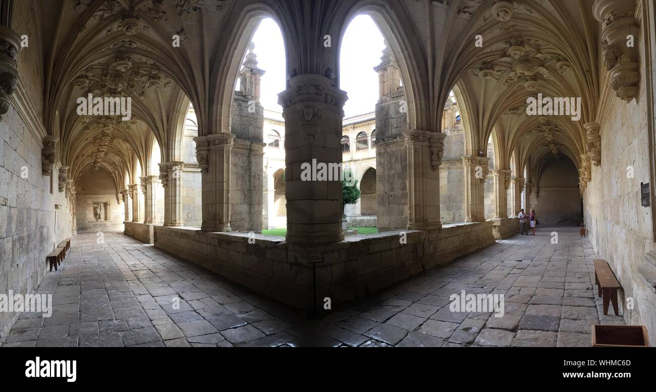 Interior colonnade hi-res stock photography and images - Alamy