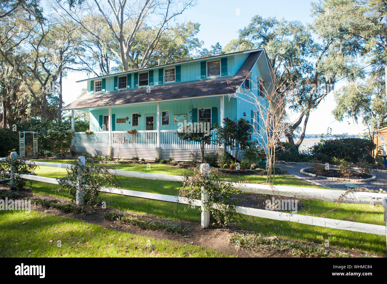 Quaint home hi-res stock photography and images - Alamy