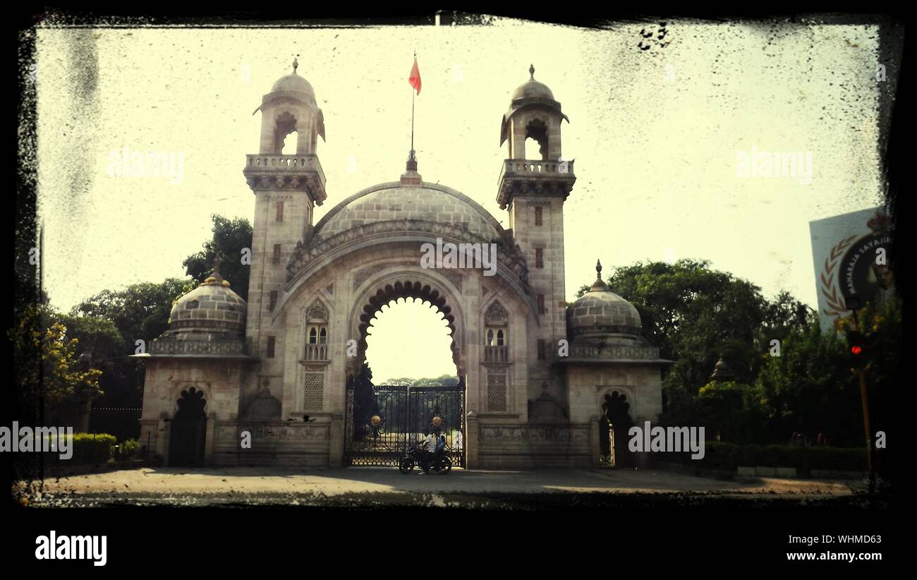 Large tower gate hi-res stock photography and images - Alamy