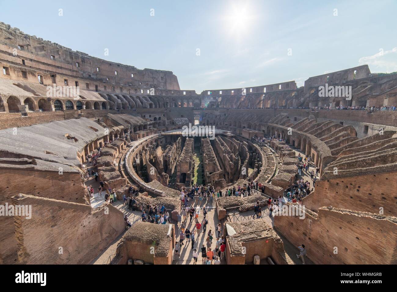People amphitheater hi-res stock photography and images - Alamy