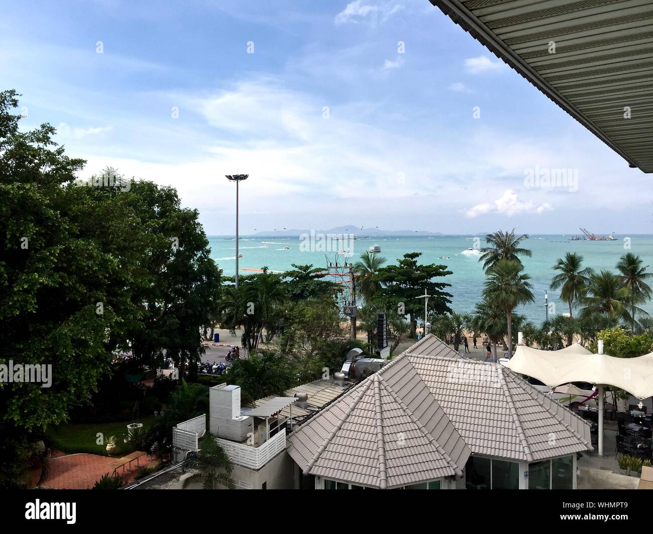 Buildings by the ocean hi-res stock photography and images - Alamy