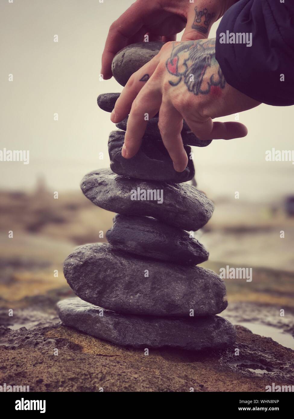 Stones stacking hi-res stock photography and images - Alamy