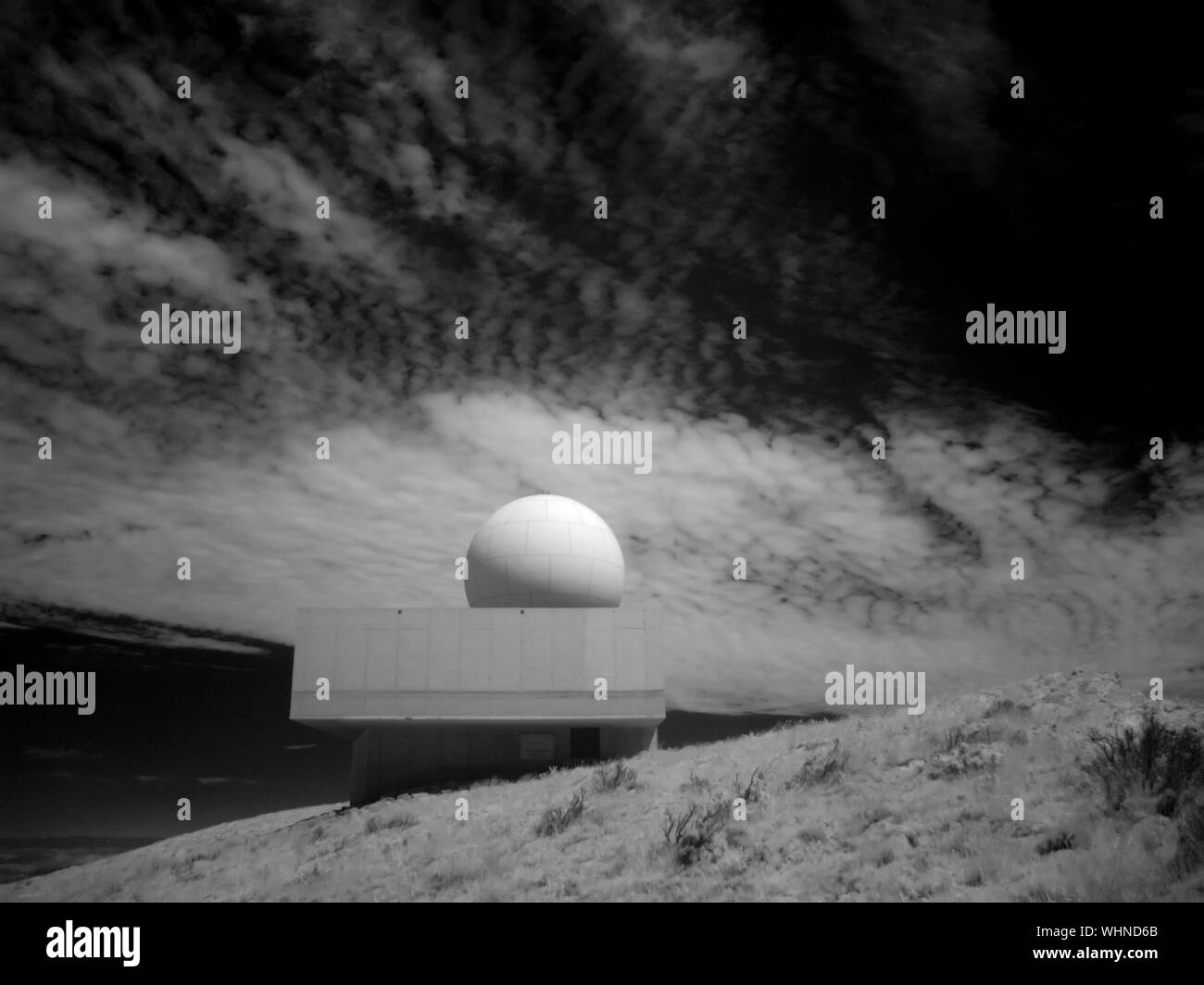 Dome radar hi-res stock photography and images - Alamy