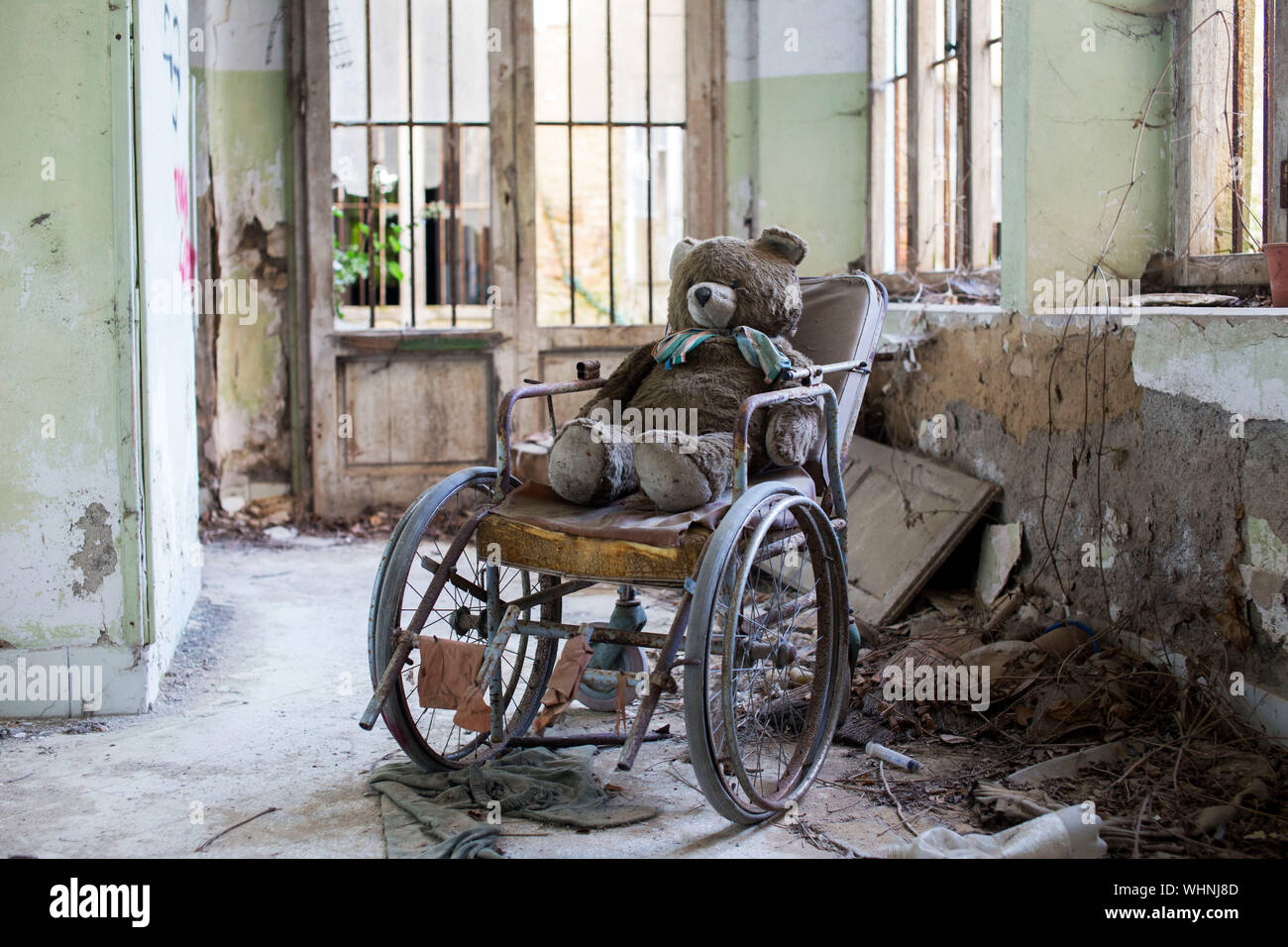 Spooky wheelchair hi-res stock photography and images - Alamy