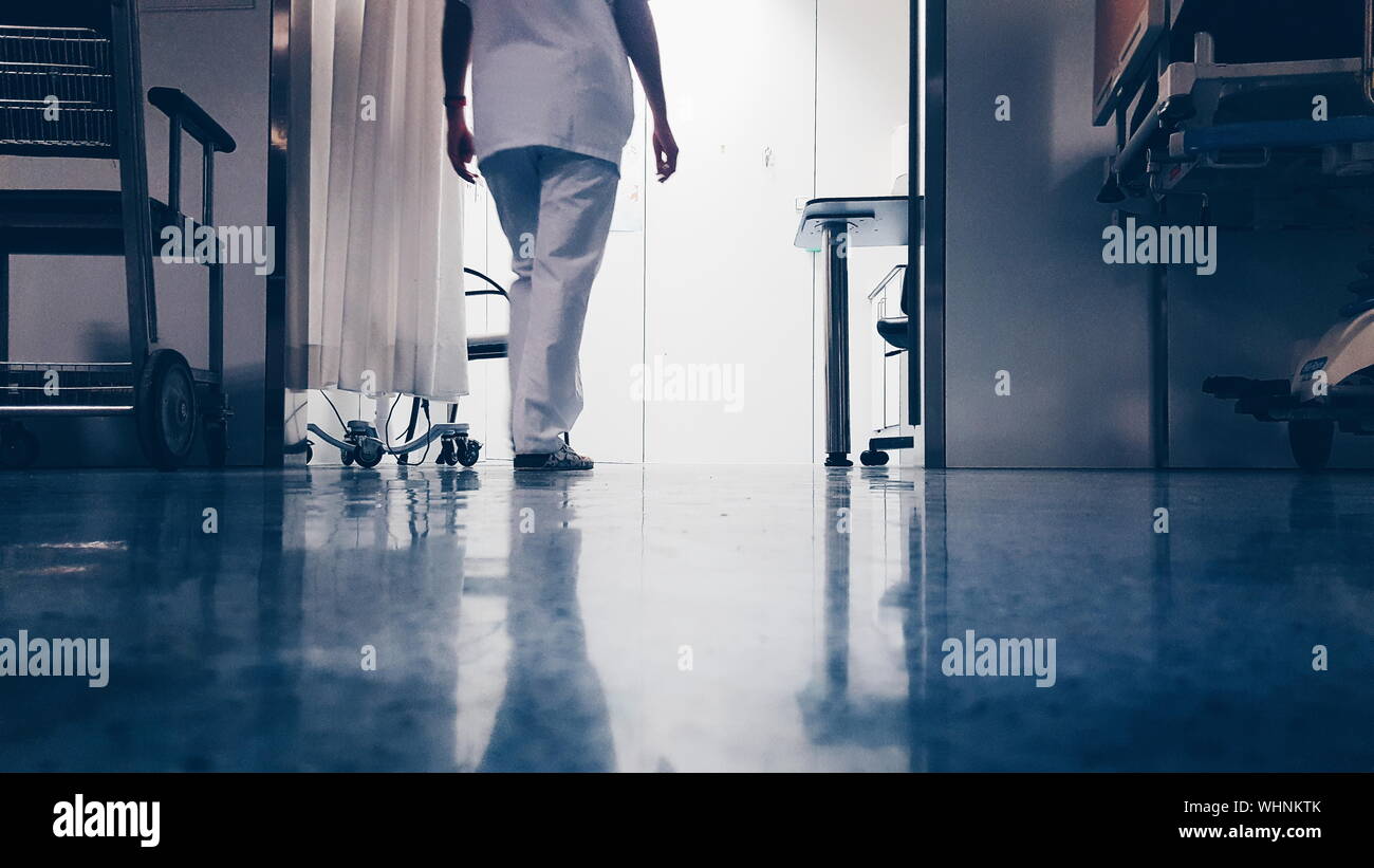 Hospital ward nurse hi-res stock photography and images - Alamy
