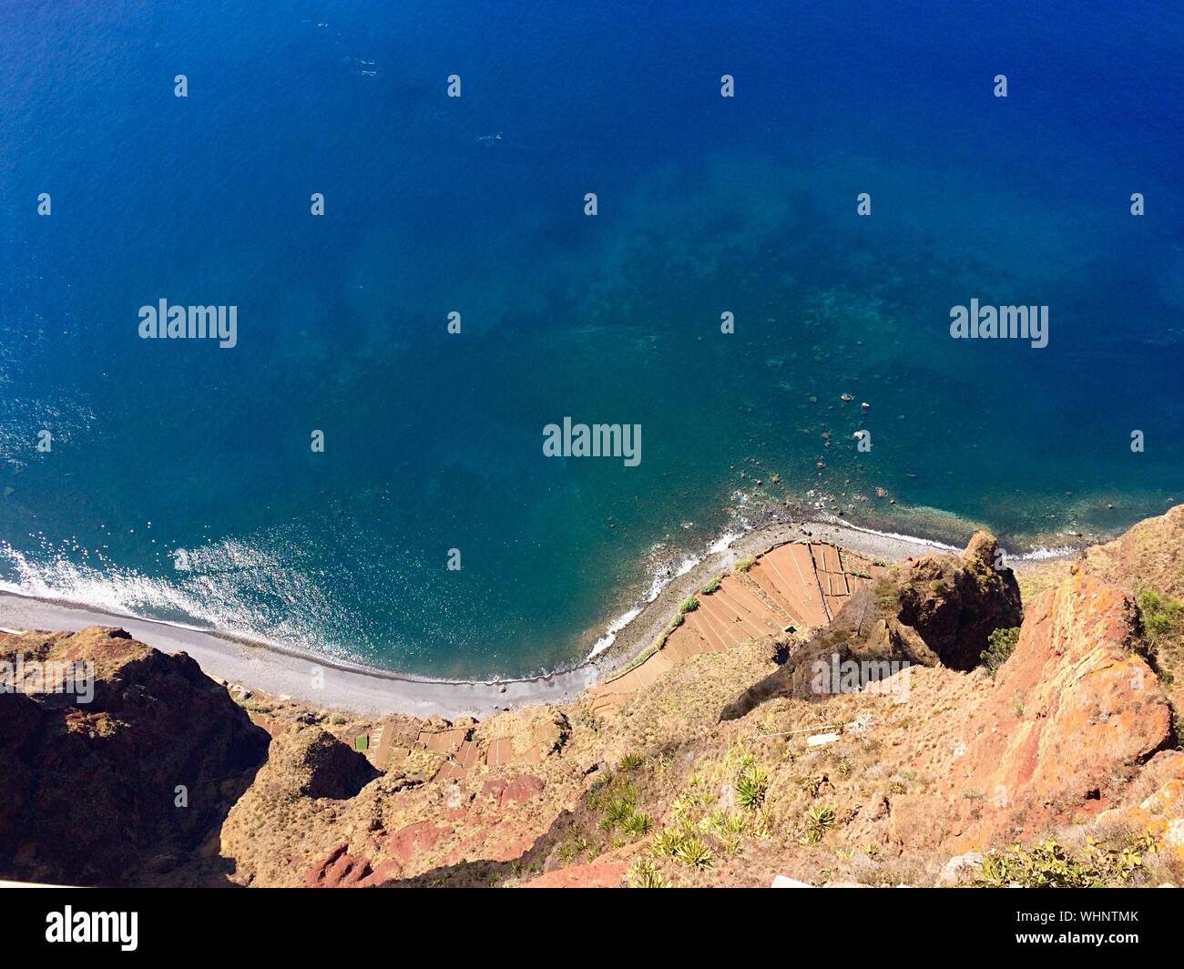 Cliff beach and sea hi-res stock photography and images - Alamy