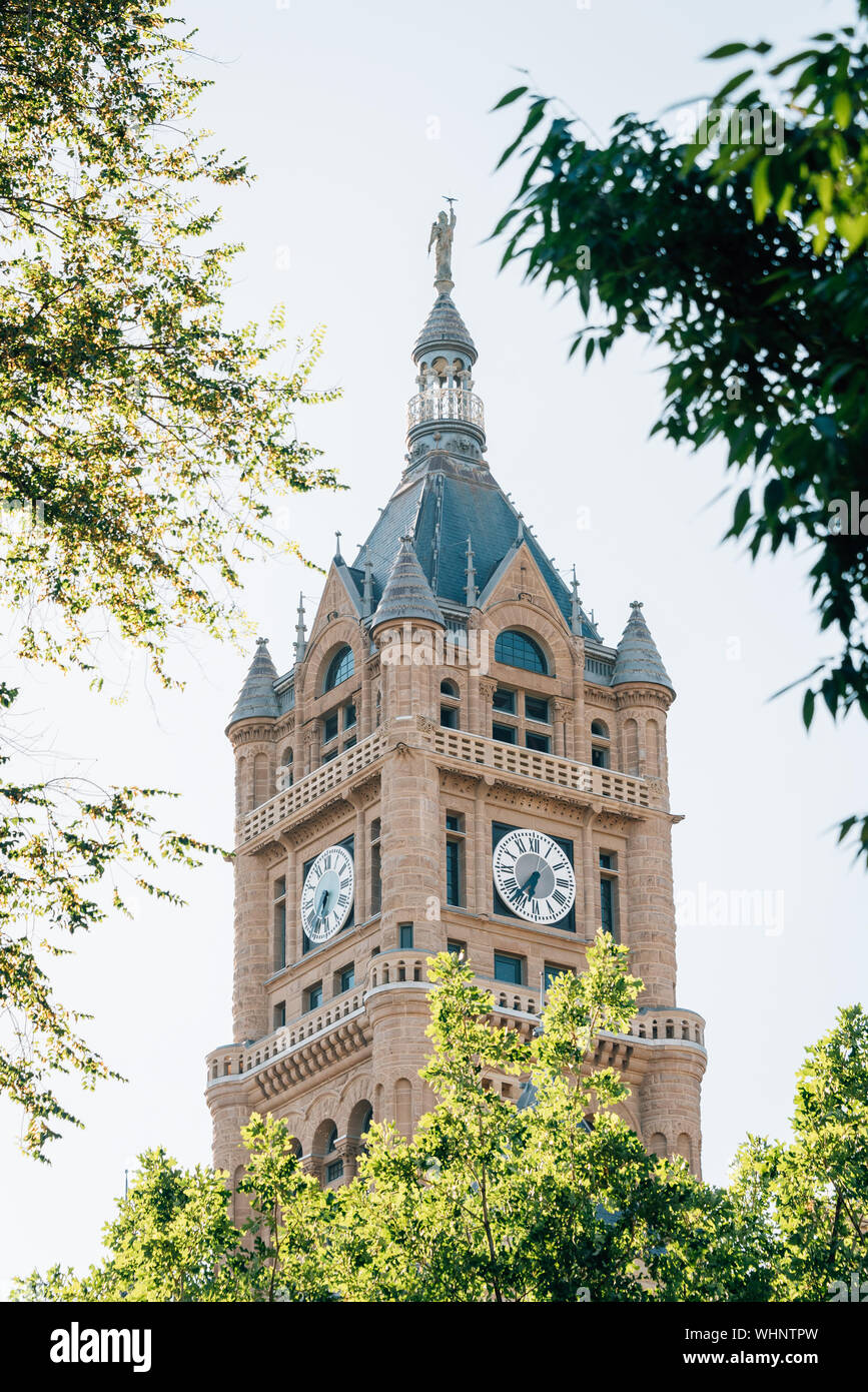 City hall architecture hi-res stock photography and images - Alamy