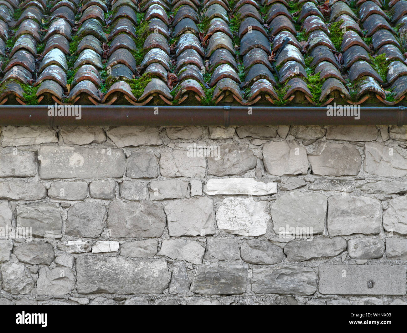 Tiled roof house hi-res stock photography and images - Alamy