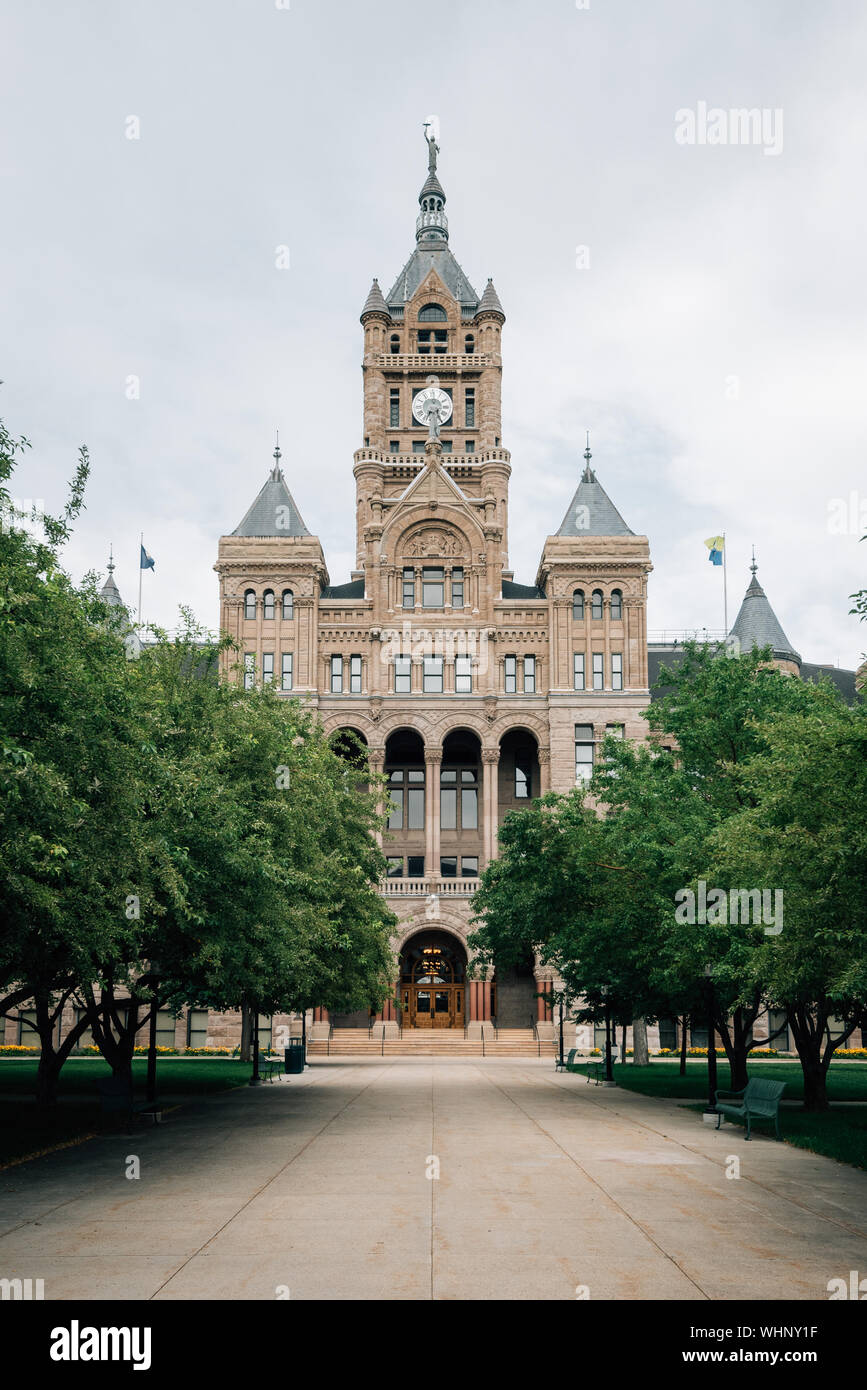 City hall architecture hi-res stock photography and images - Alamy