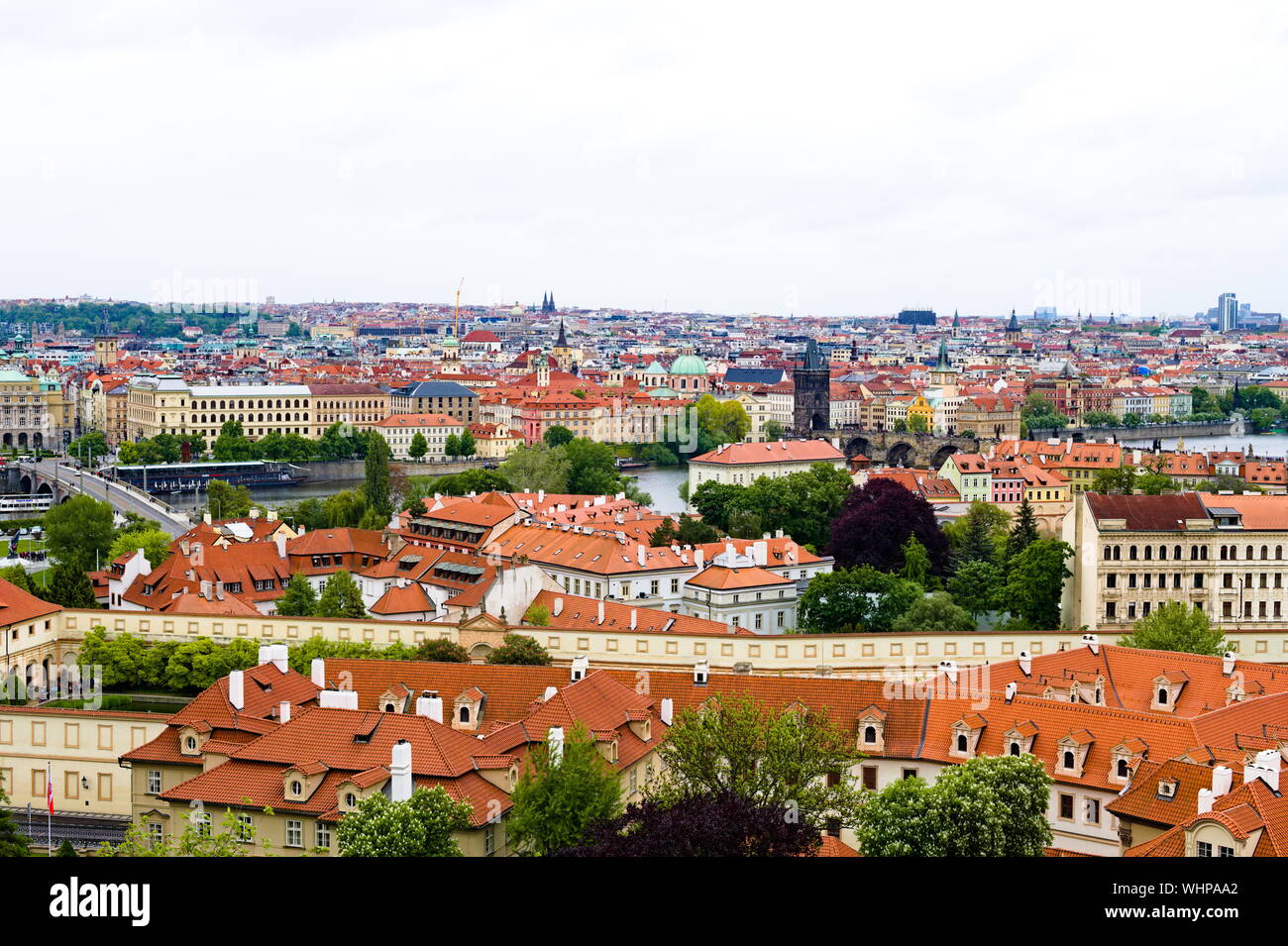 Old looking buildings hi-res stock photography and images - Alamy