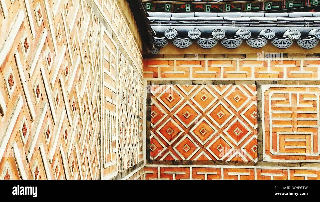 Traditional building exterior hi-res stock photography and images - Alamy