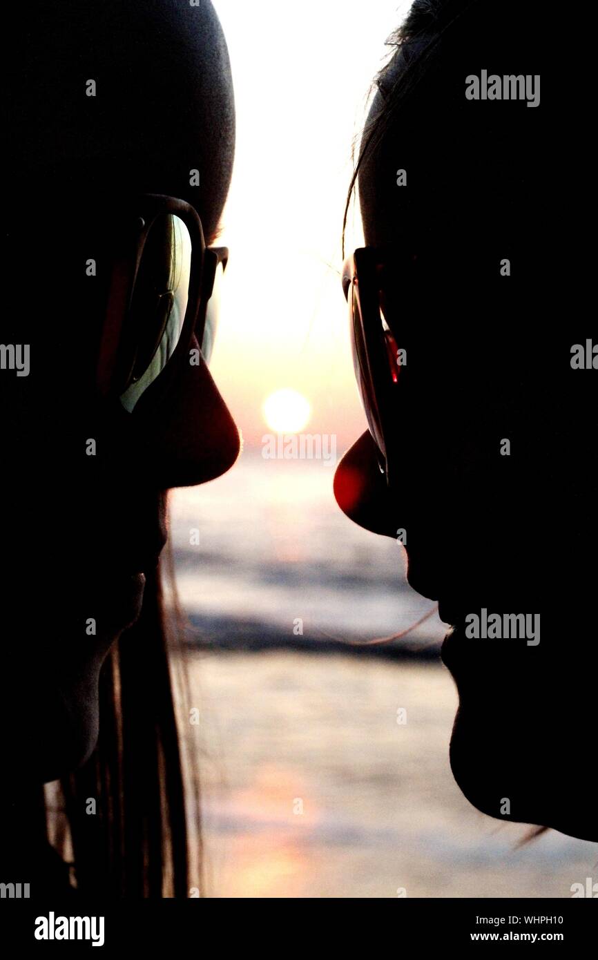 Smiling sun face hi-res stock photography and images - Alamy