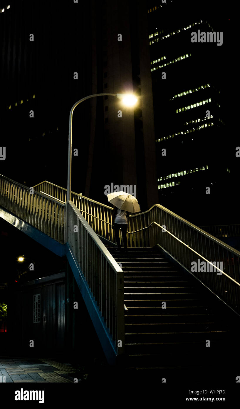Night climbing building hi-res stock photography and images - Alamy
