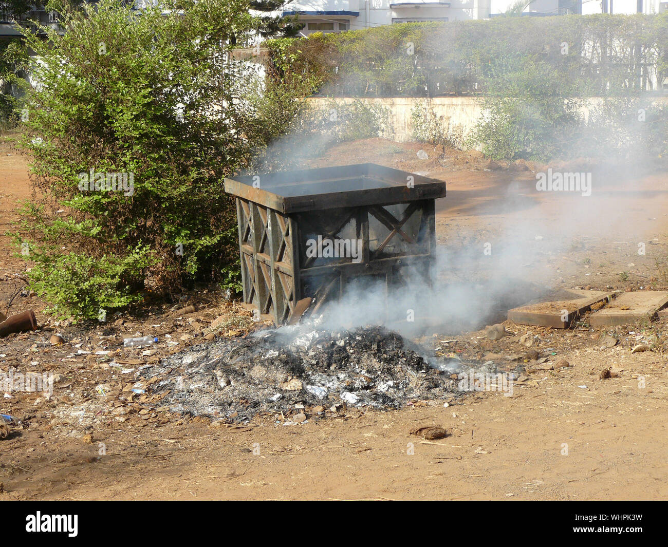 Garbage burning hi-res stock photography and images - Alamy