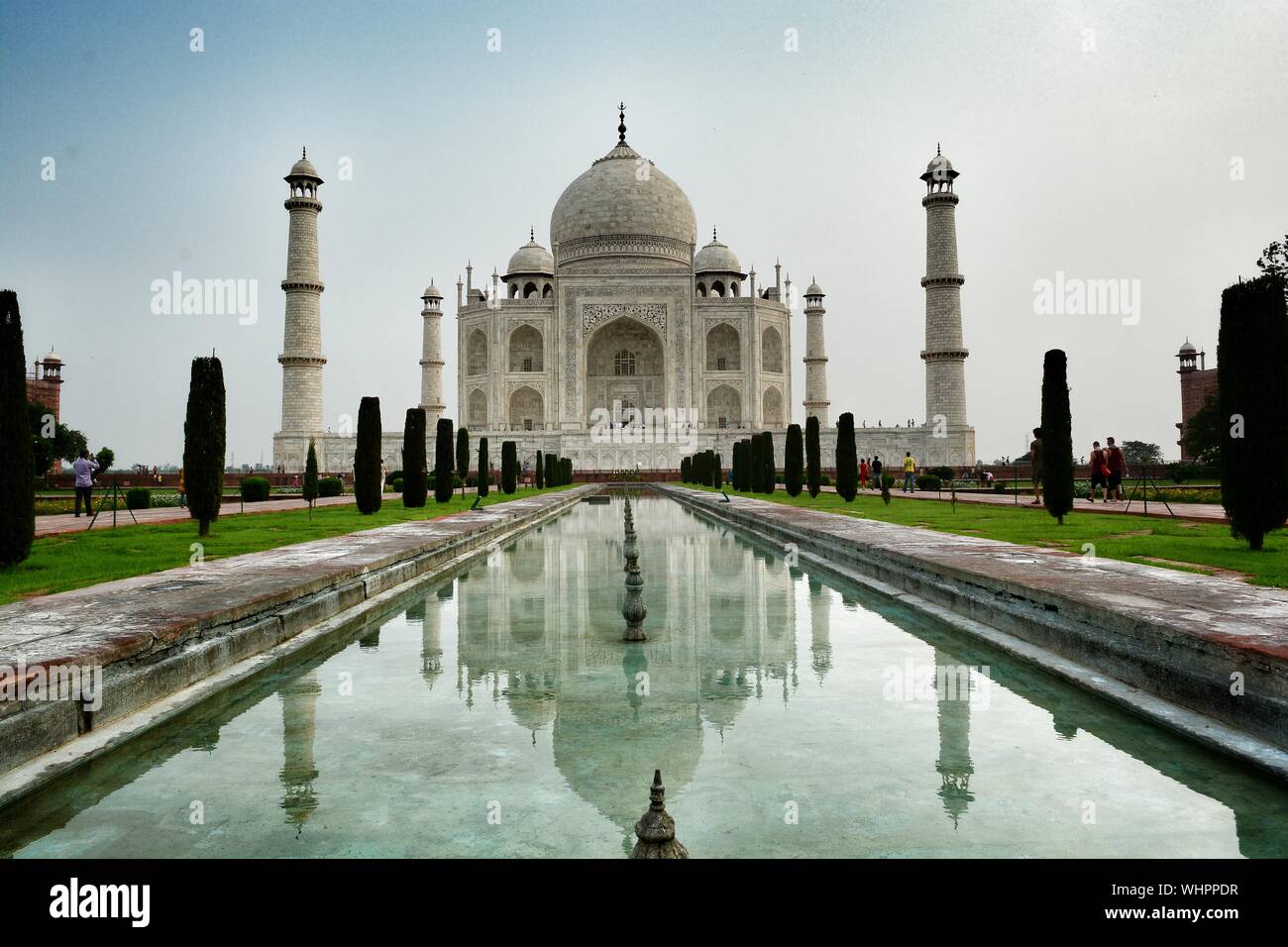 Taj mahal reflection pool hi-res stock photography and images - Alamy
