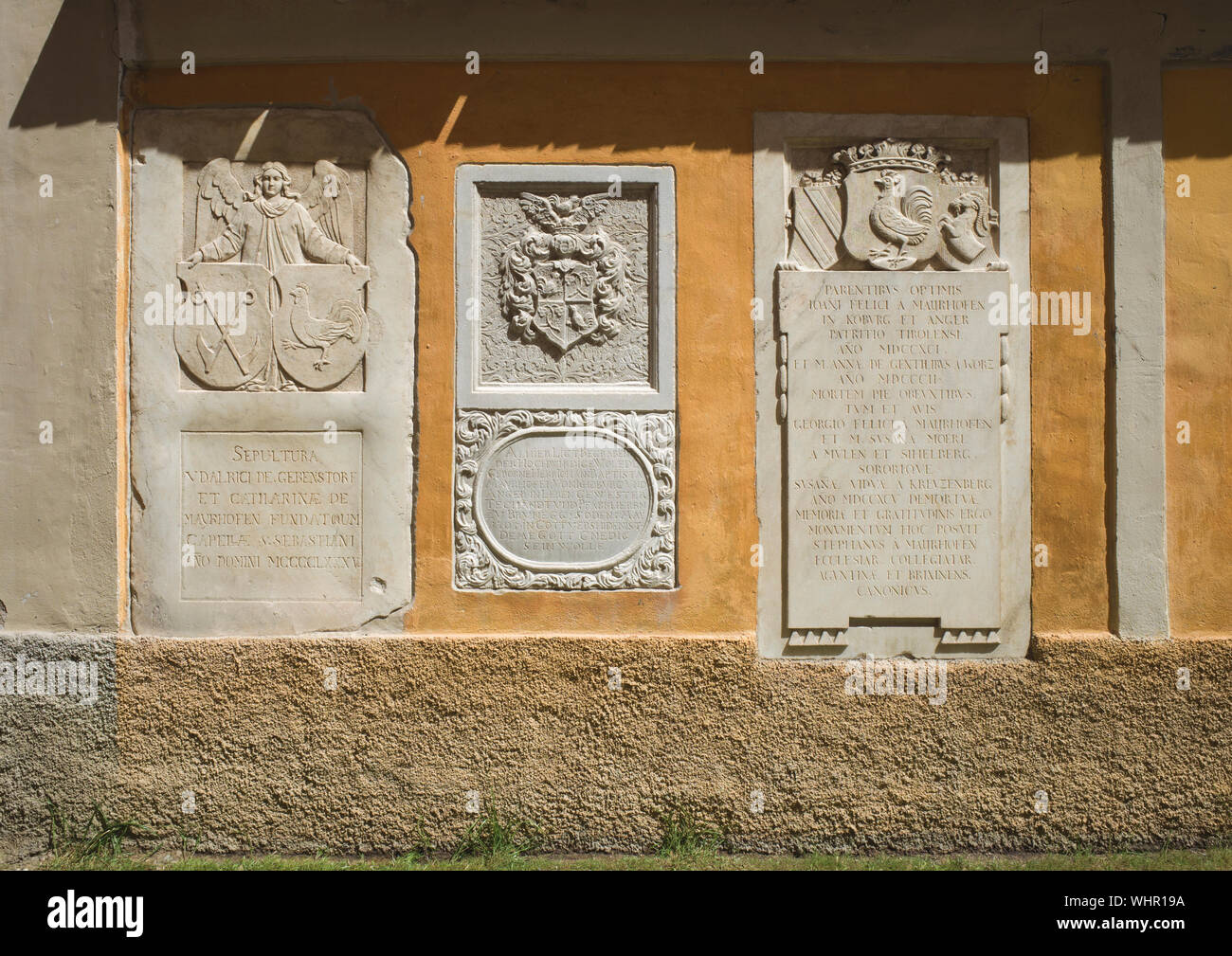 Graveyard wall hi-res stock photography and images - Alamy