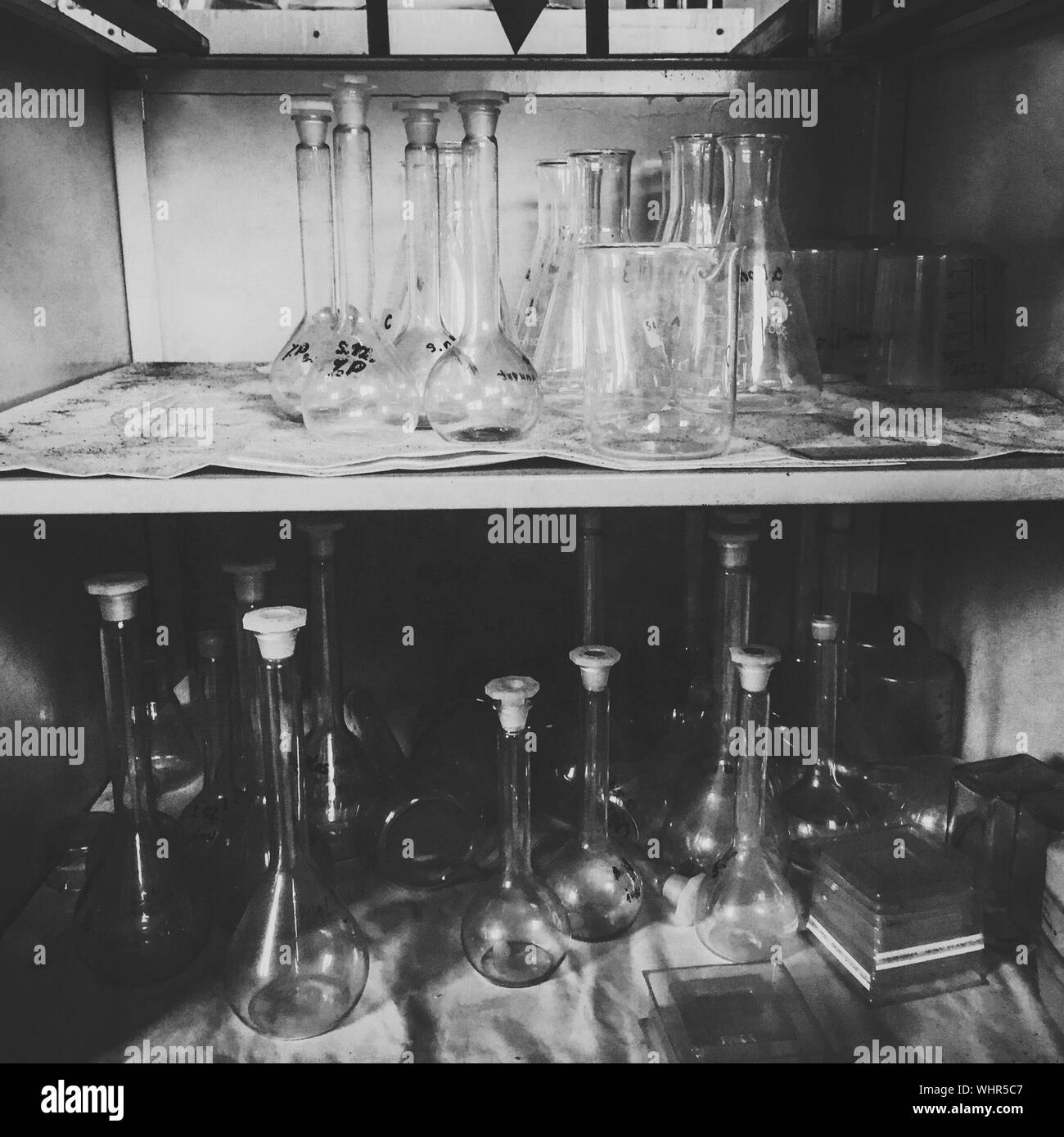 Empty flask hi-res stock photography and images - Alamy