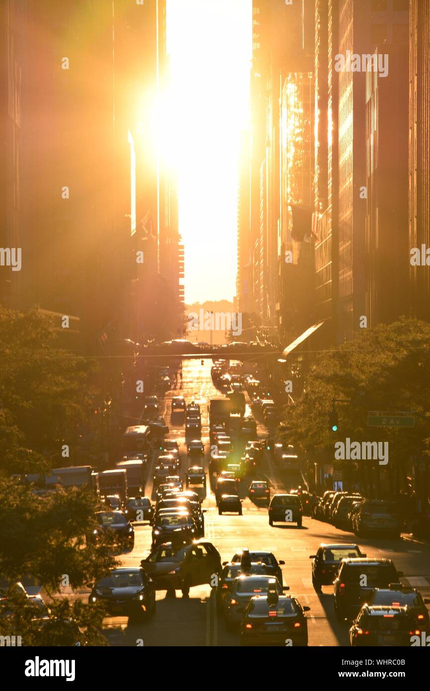 Road city sun car hi-res stock photography and images - Alamy