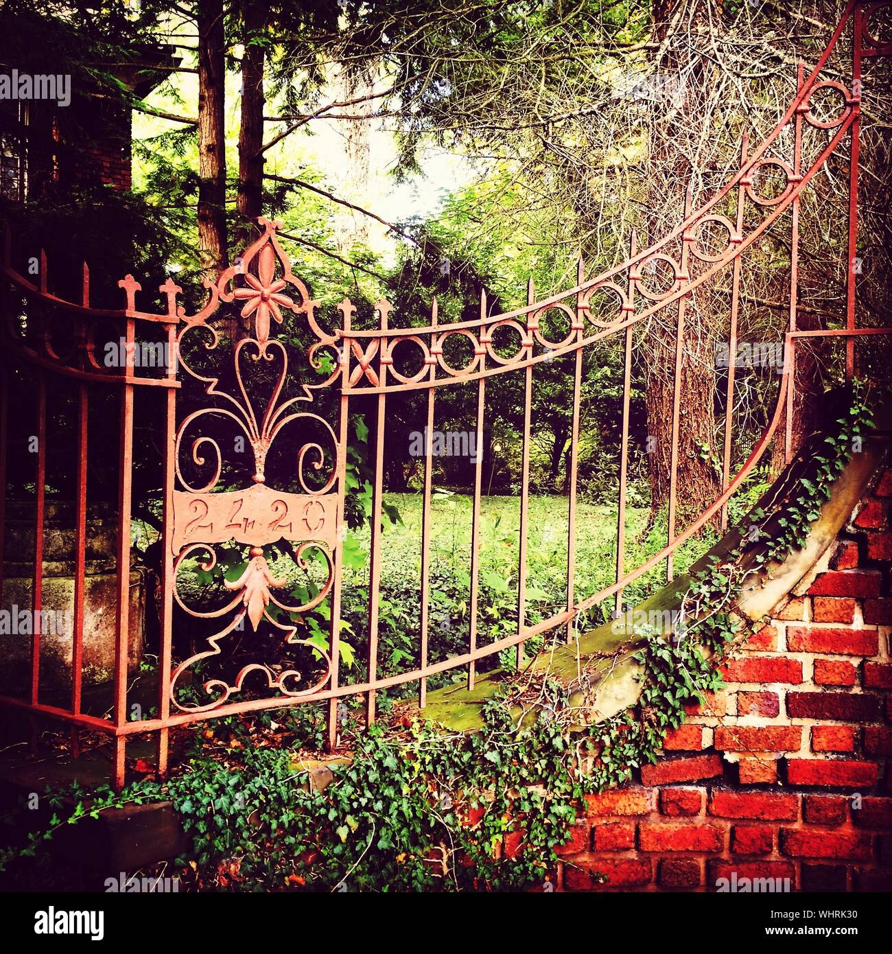 Brick grate hi-res stock photography and images - Alamy