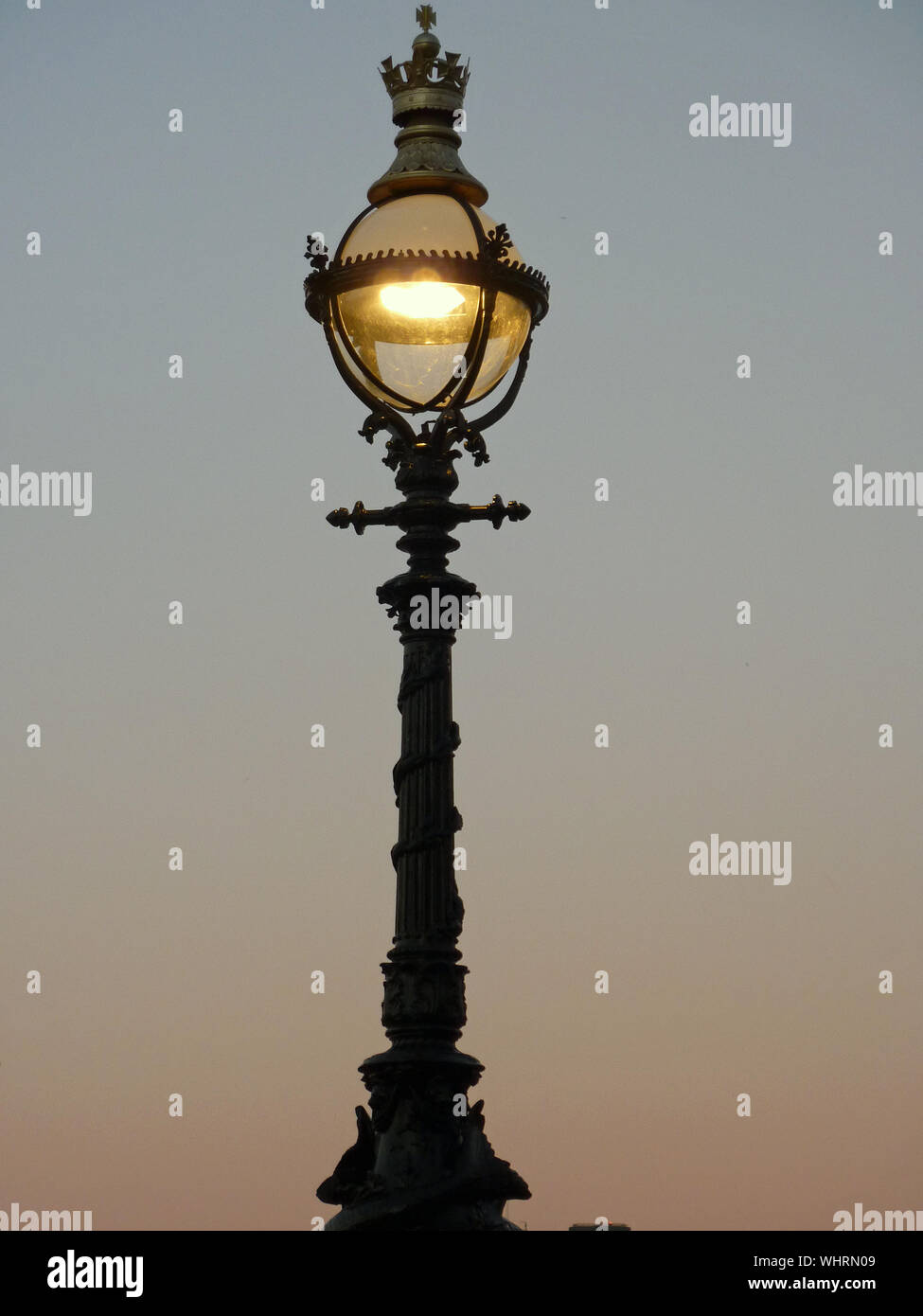 Old fashioned street light hi-res stock photography and images - Alamy