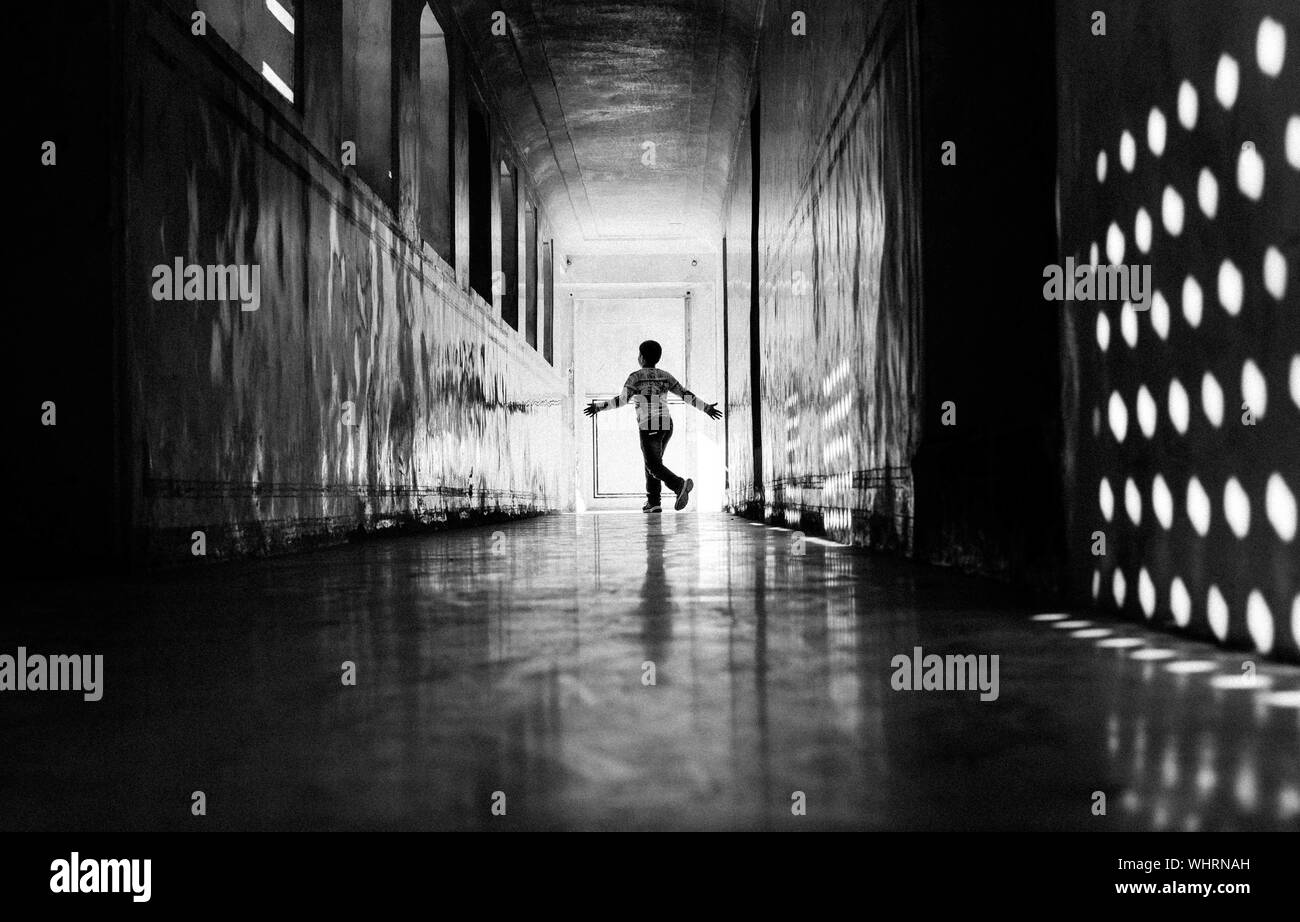 Running and architecture Black and White Stock Photos & Images - Alamy