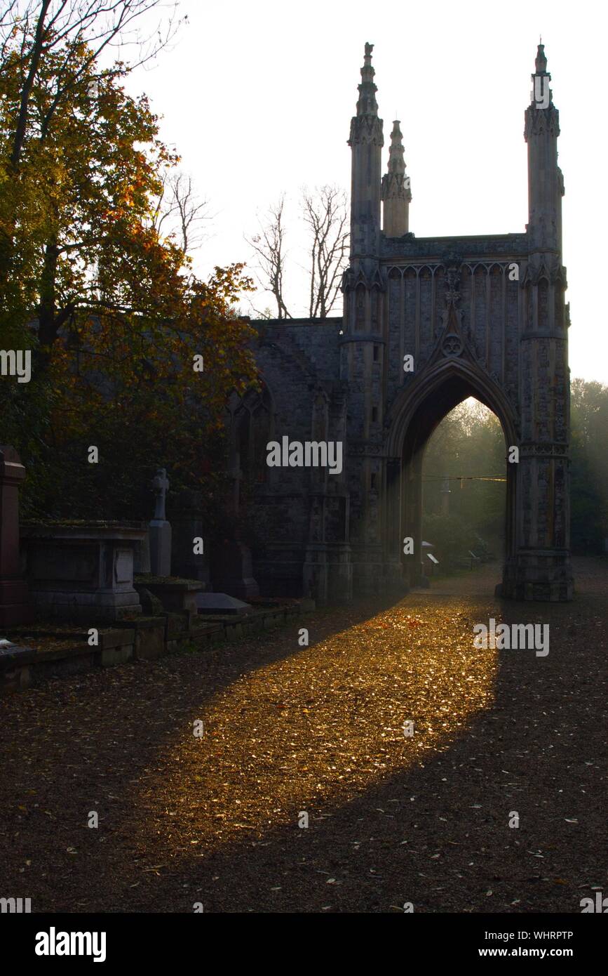 Entrance arch cemetery entrance hi-res stock photography and images - Alamy