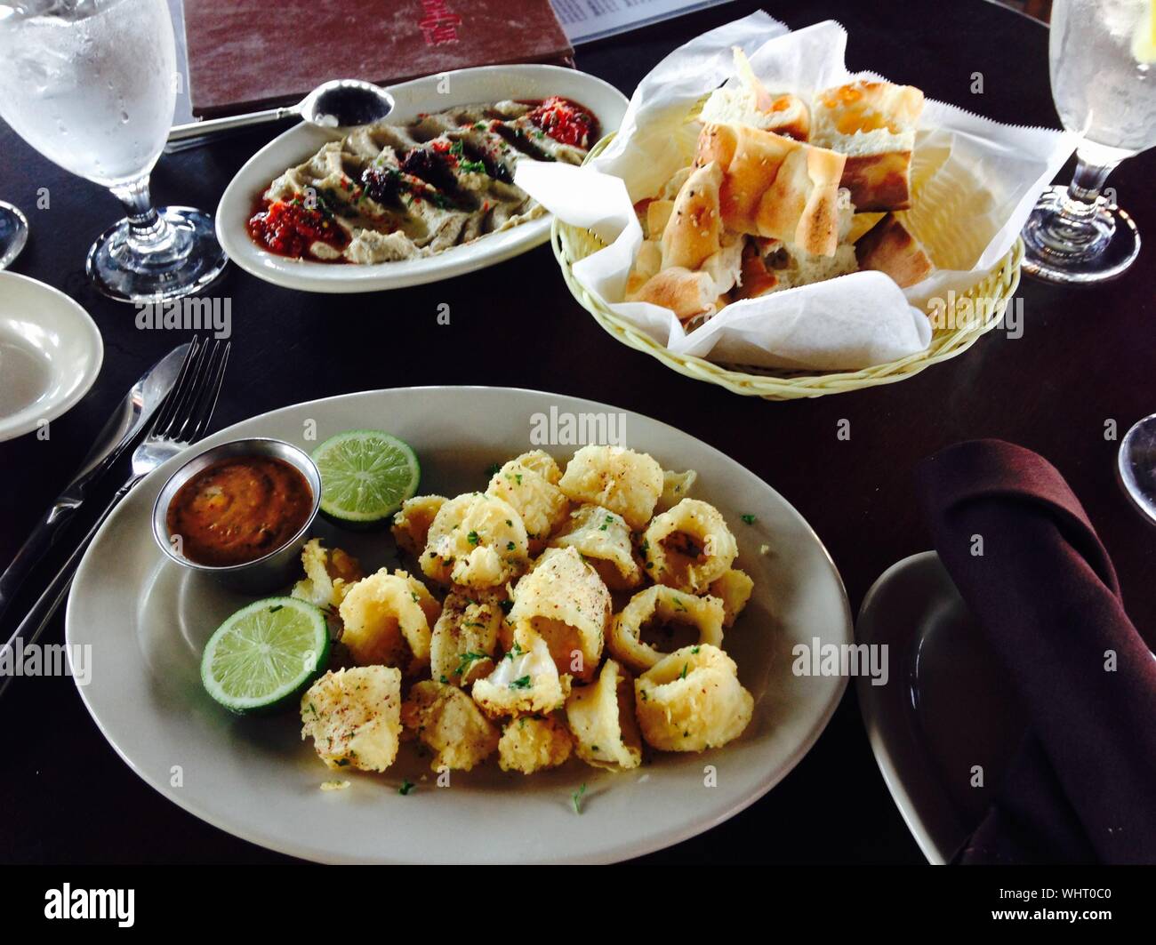 Plates and food hi-res stock photography and images - Alamy