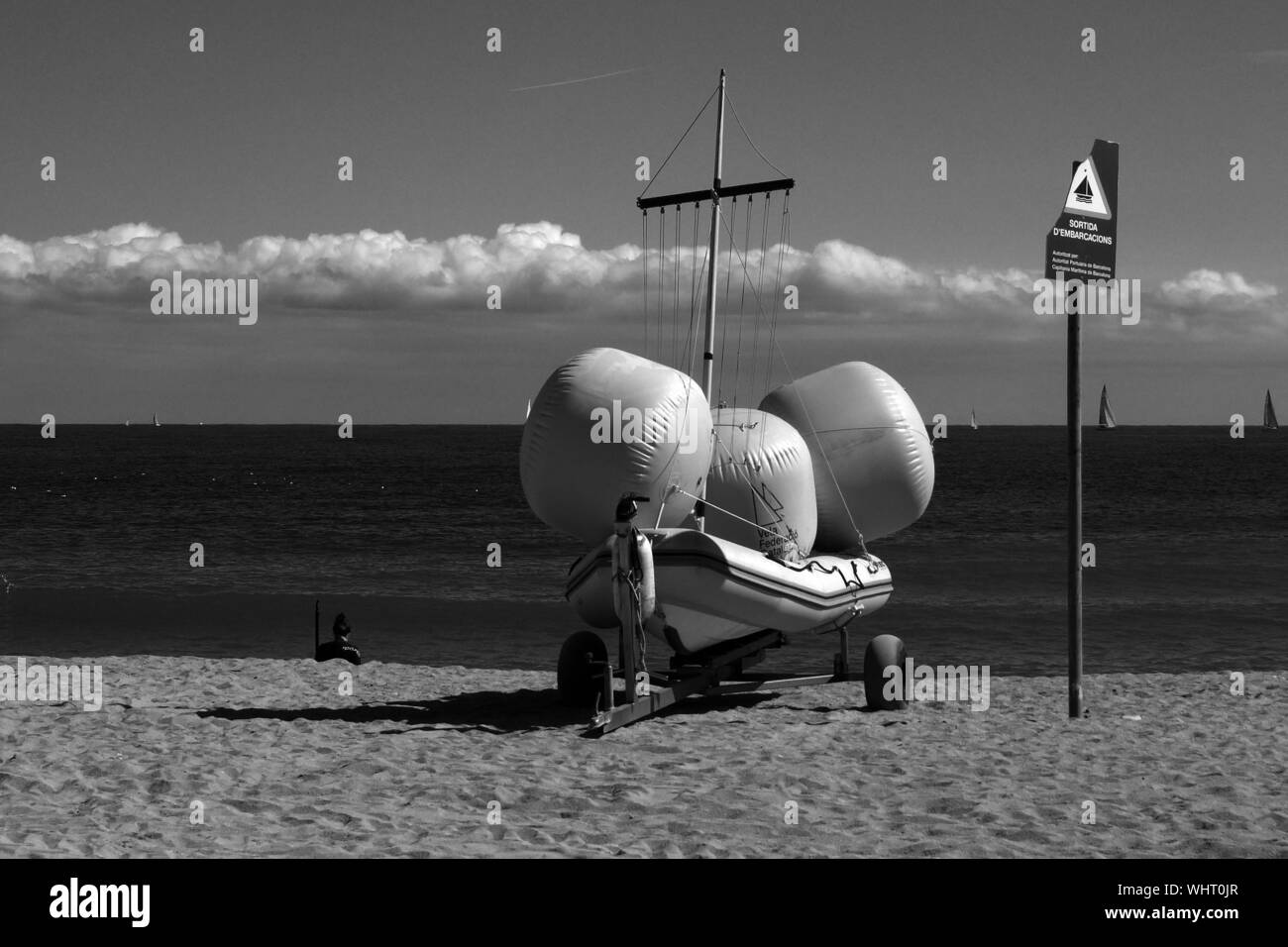 Raft beach hi-res stock photography and images - Alamy