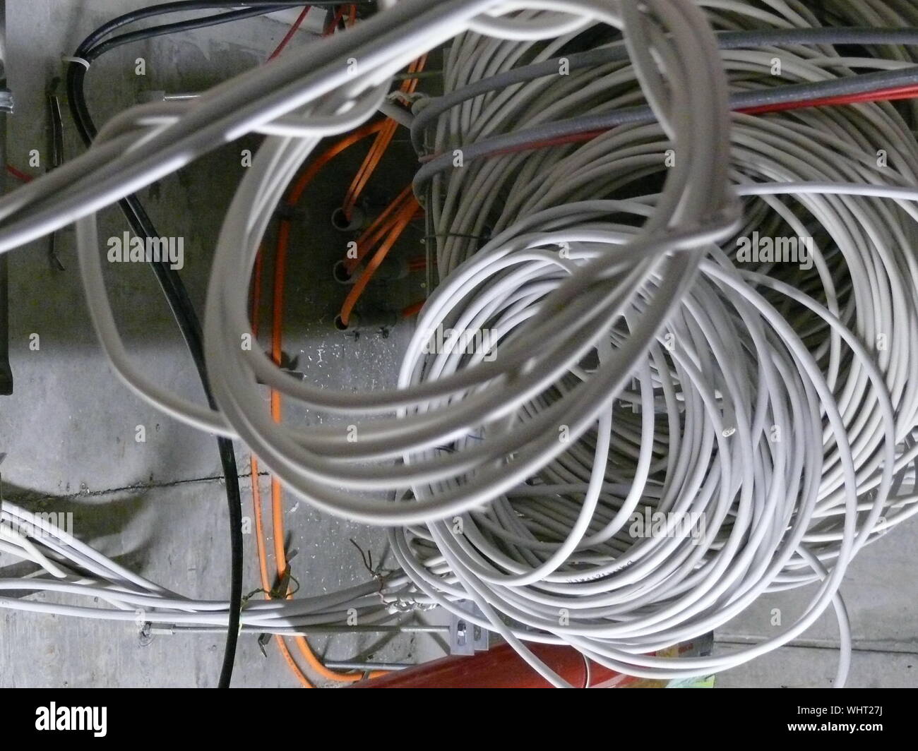 Tangled network cables hi-res stock photography and images - Alamy
