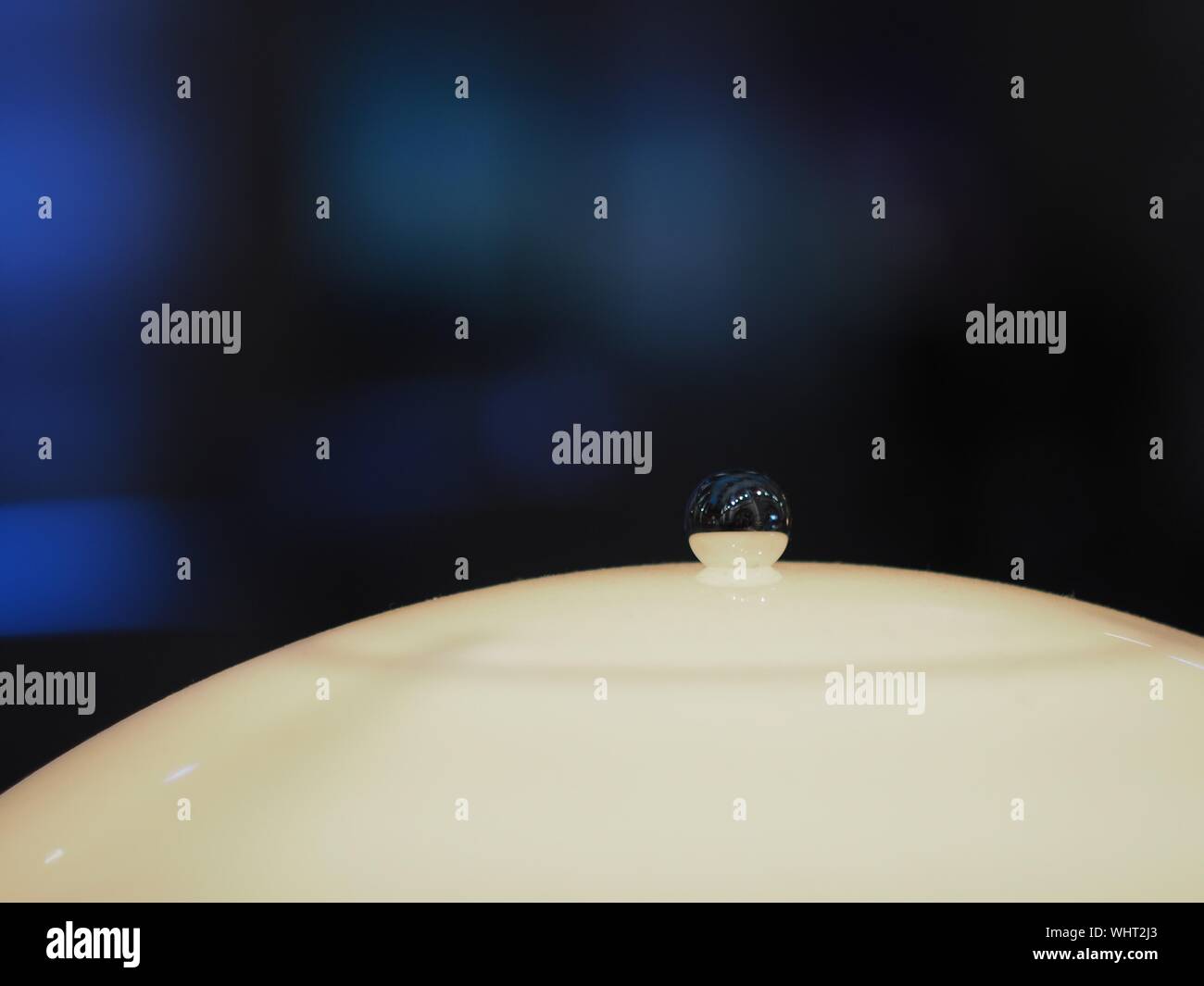 Water lighting hi-res stock photography and images - Alamy