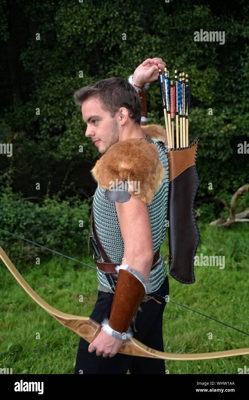 Medieval warrior side view hi-res stock photography and images - Alamy