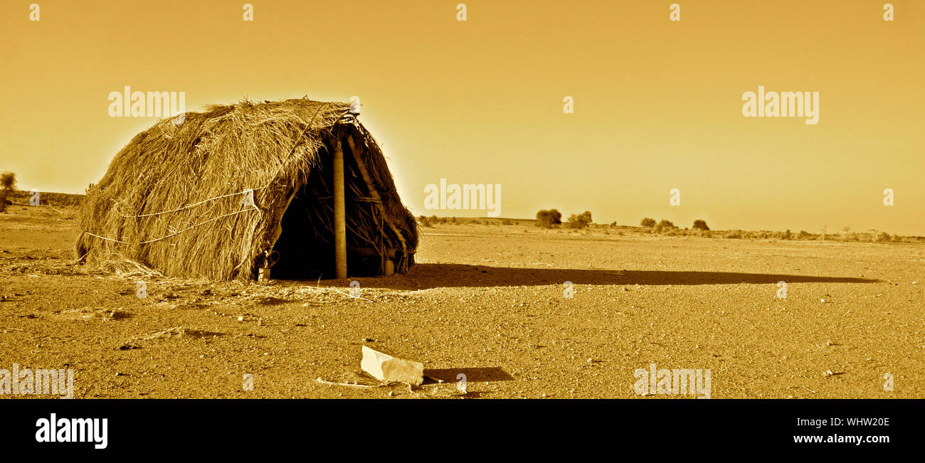 Grass Hut Stock Photos & Grass Hut Stock Images - Alamy