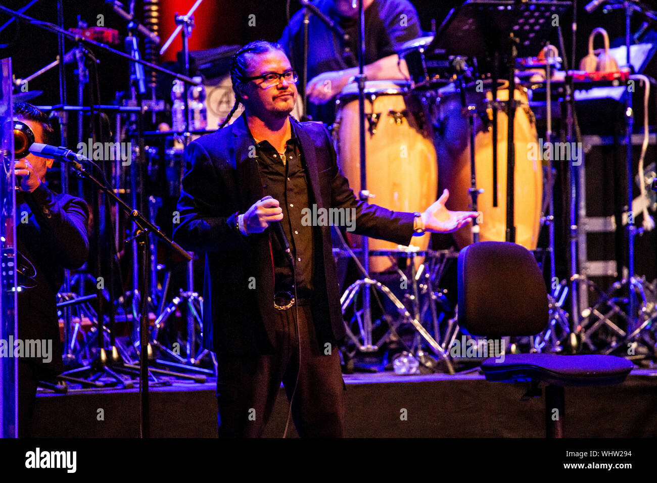 Mike patton singer hi-res stock photography and images - Alamy
